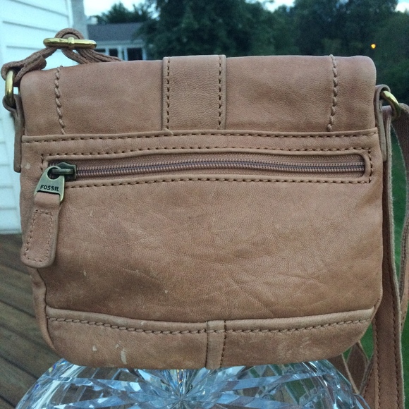 Fossil | Bags | Tan Fossil Crossbody | Poshmark